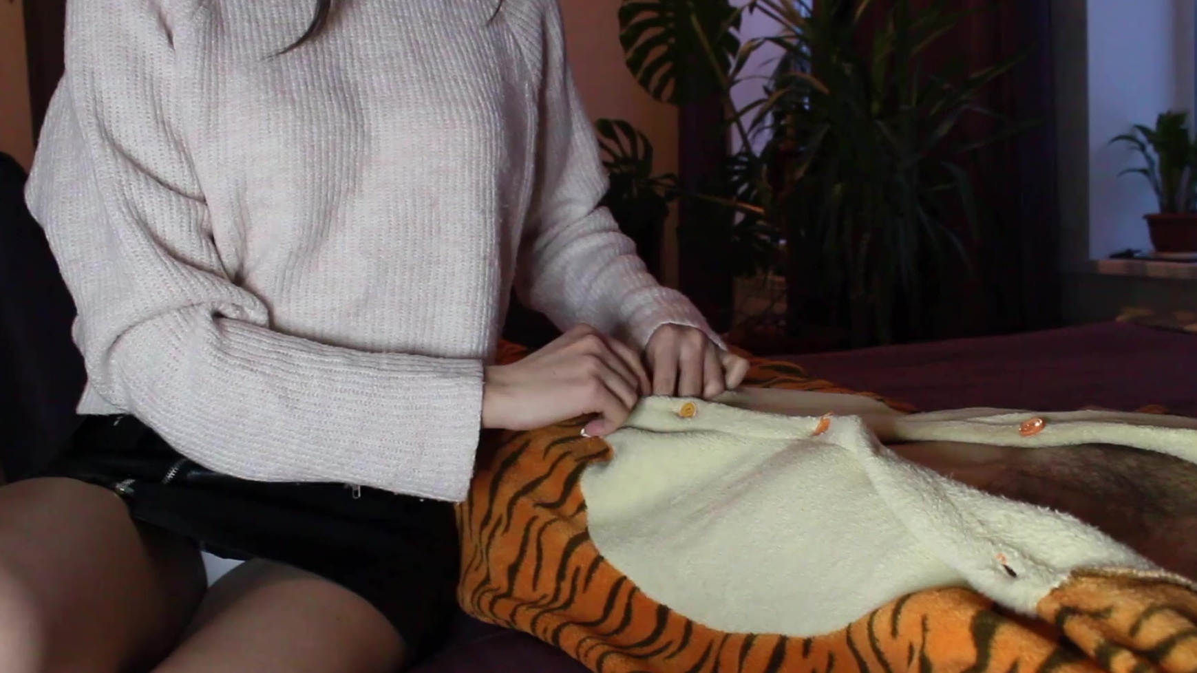Stepsister Face Fucked And Prone Boned By A Big And Hungry Tiger
